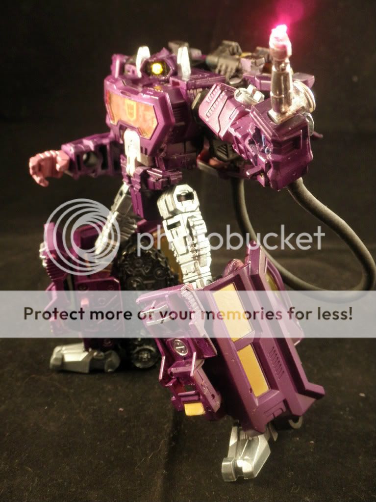 Minor/Repaint: - Classics Earth Mode Shockwave | TFW2005 - The 2005 Boards
